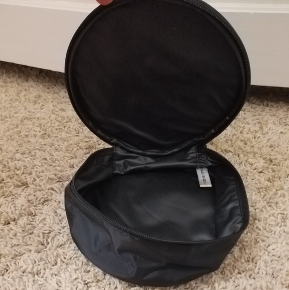 Victoria's Secret | Makeup | Victorias Secret Round Makeup Bag | Poshmark